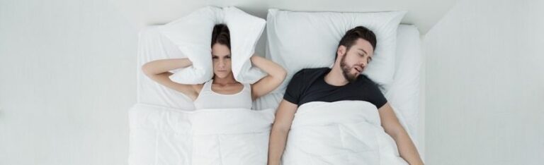 Les ronflements : Définition, symptômes, diagnostic et traitement